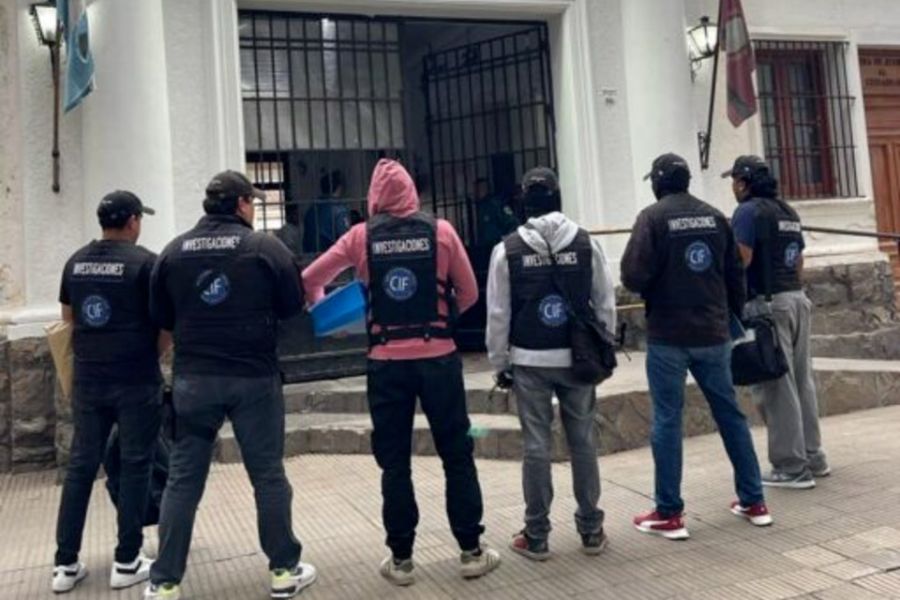 Revocan arresto domiciliario a cinco funcionarios penitenciarios y ...