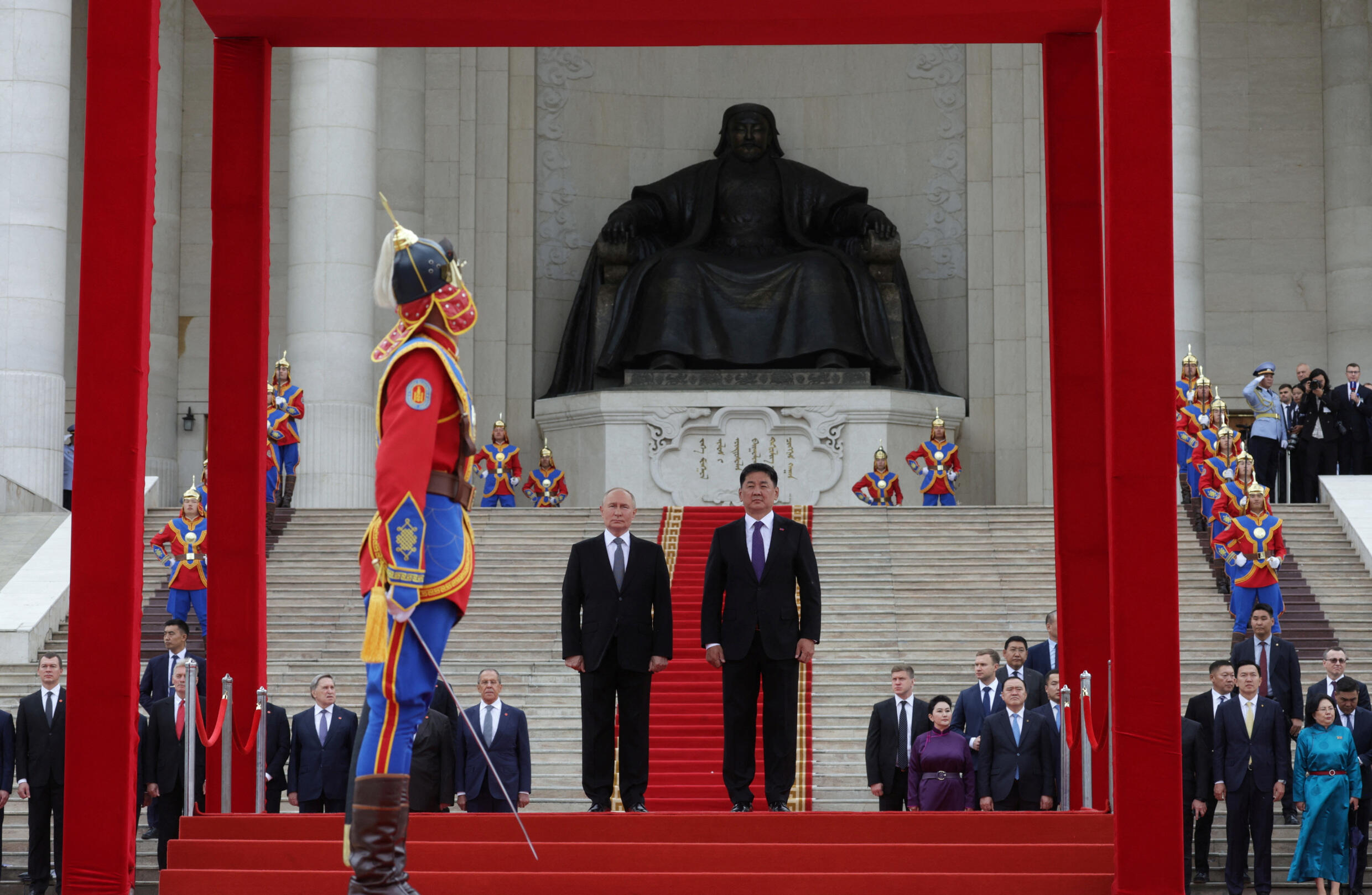 Putin visitó Mongolia ignorando órdenes de arresto internacionales ...