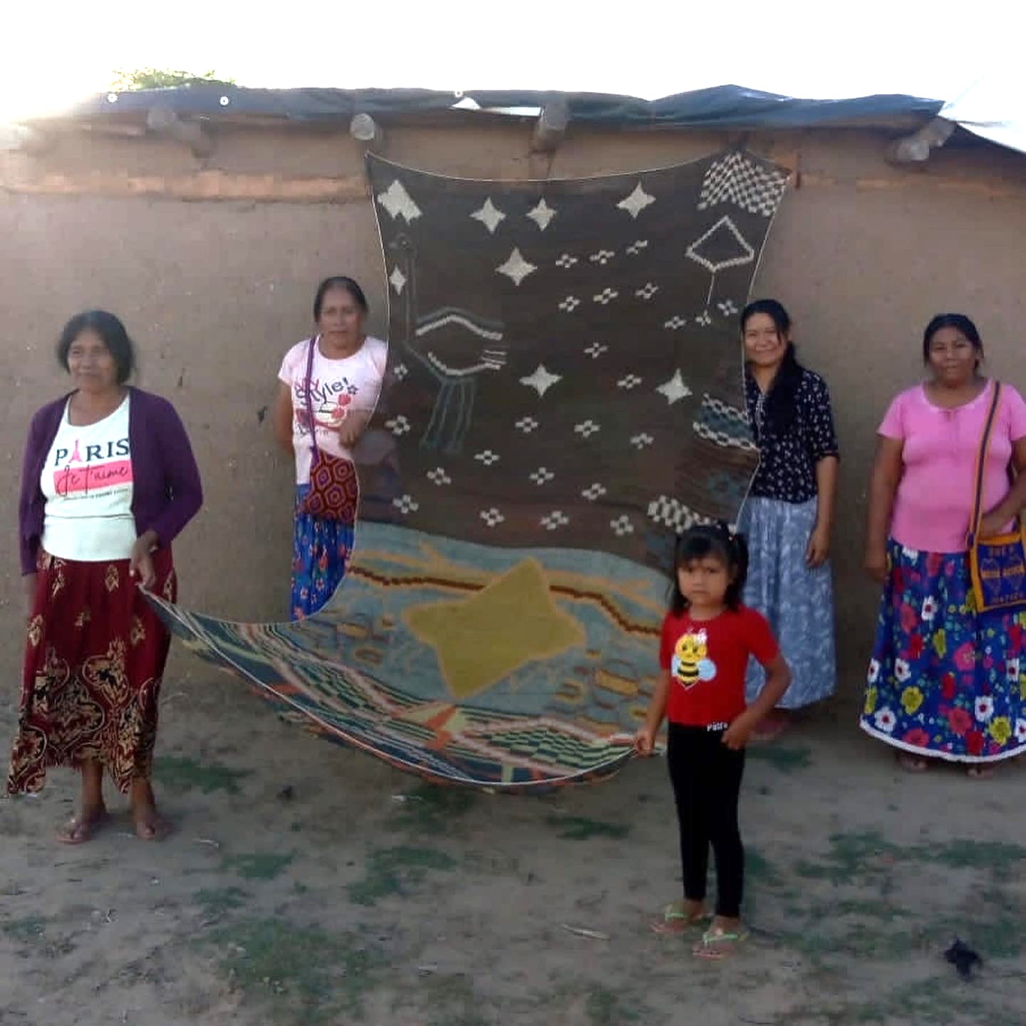 Llegan a Buenos Aires tejidos de una artista wichi por la defensa de la ...